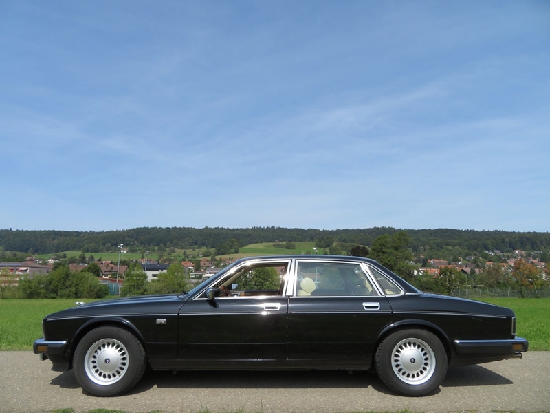1990 Daimler Sovereign is listed Sold on ClassicDigest in Oberweningen ...