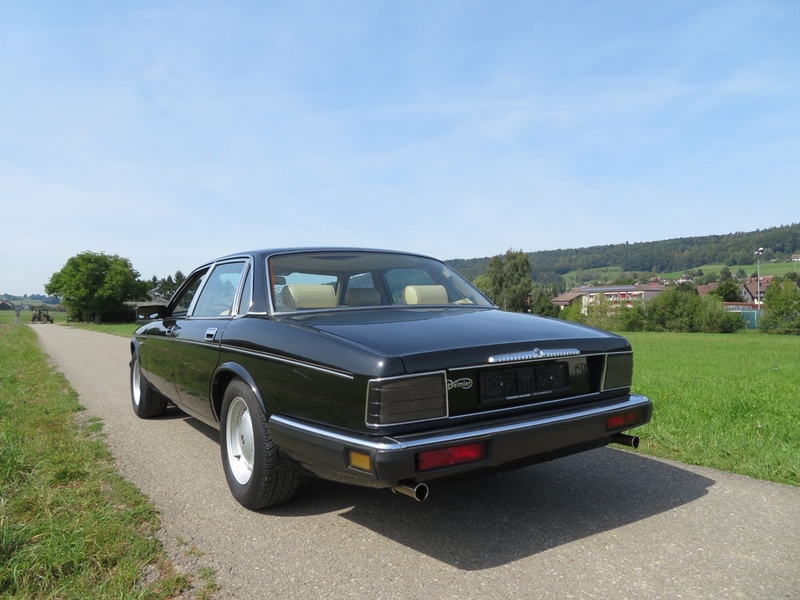 1990 Daimler Sovereign is listed Sold on ClassicDigest in Oberweningen ...